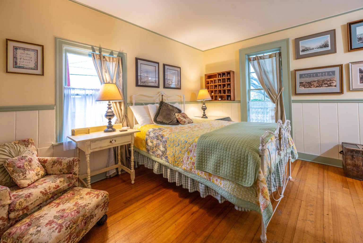 Guest House Accommodations & Vacation Rentals in Astoria on North ...